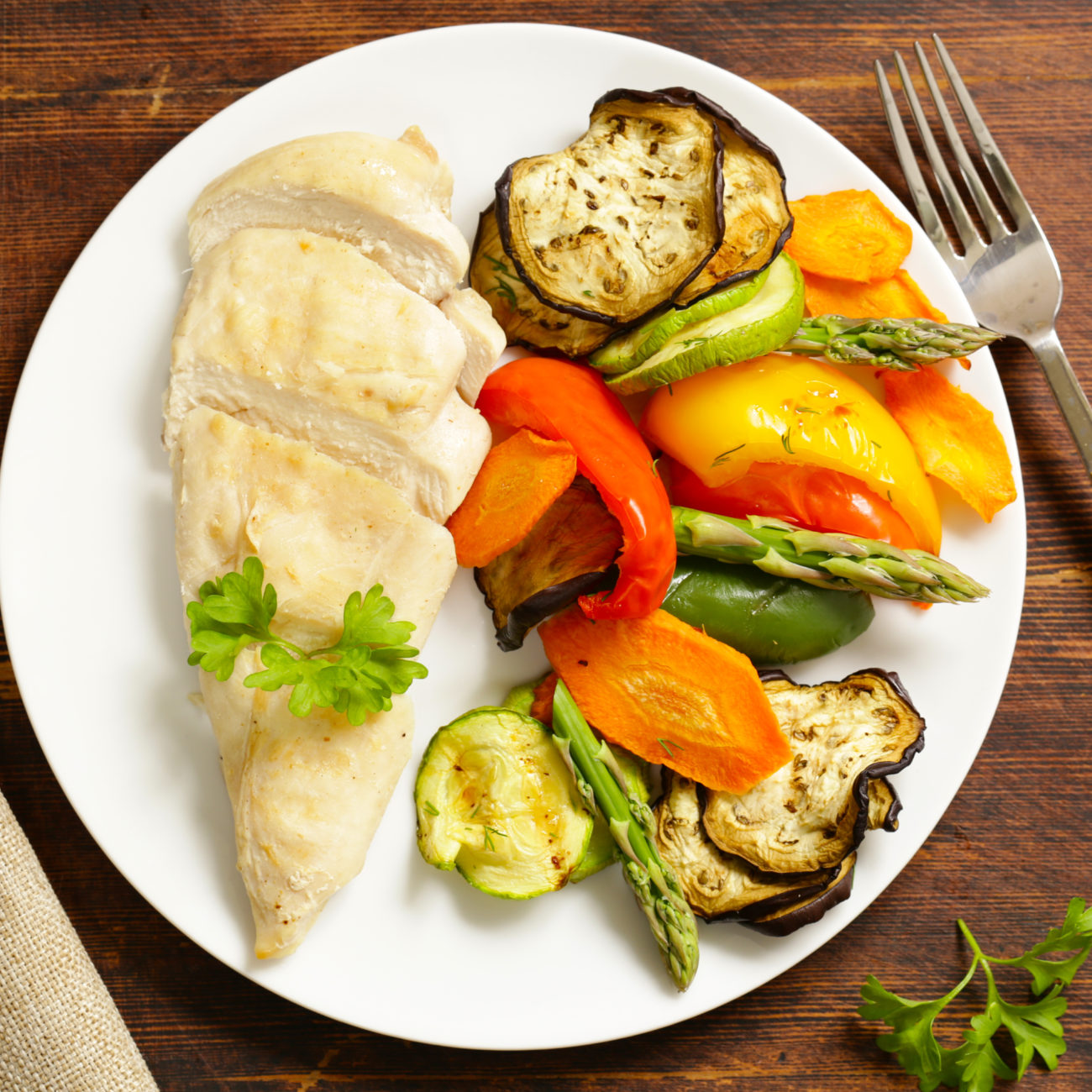 Steam cooked whole chicken breast (135g) - Europa Cuisson